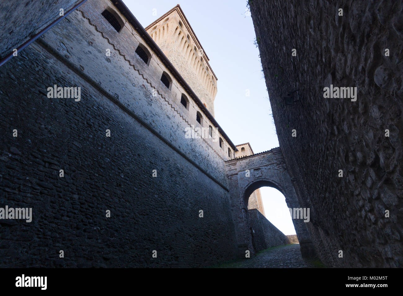 In medieval italian castles hi-res stock photography and images - Alamy