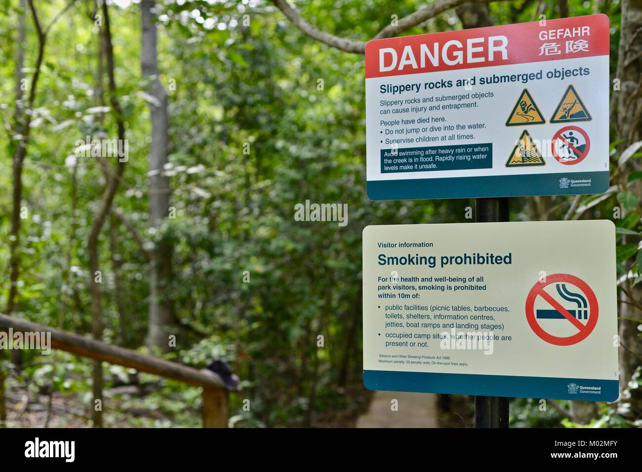 Danger and smoking prohibited sign, Bowling Green Bay National Park ...