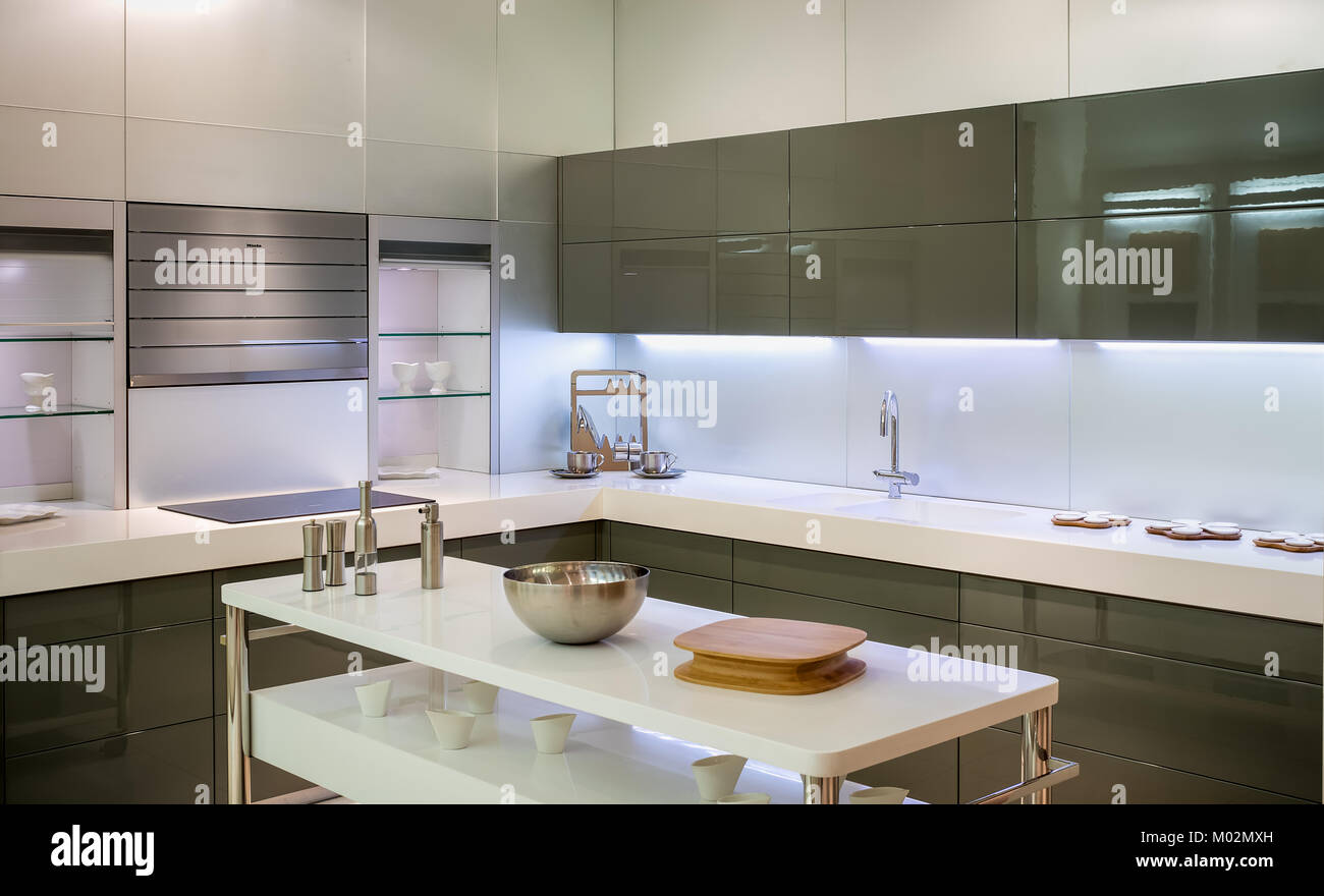 Modern corner kitchen light hi-res stock photography and images - Alamy