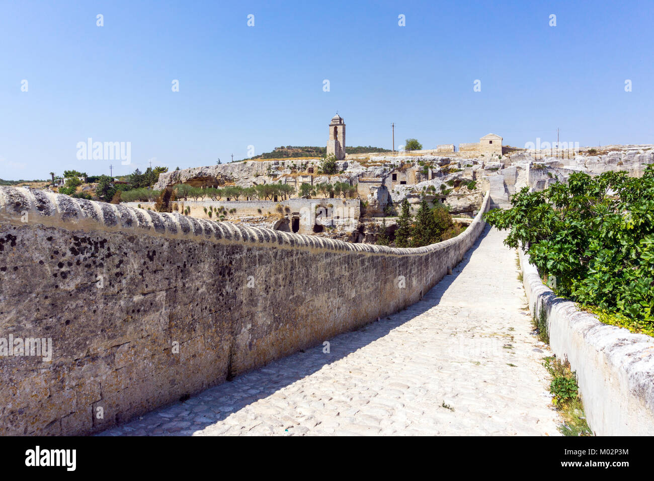 Apulia gravina in puglia bridge aqueduct hi-res stock photography and ...