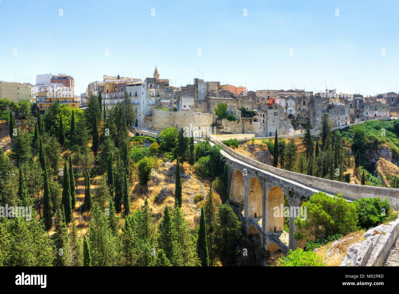 Apulia gravina in puglia bridge aqueduct hi-res stock photography and ...