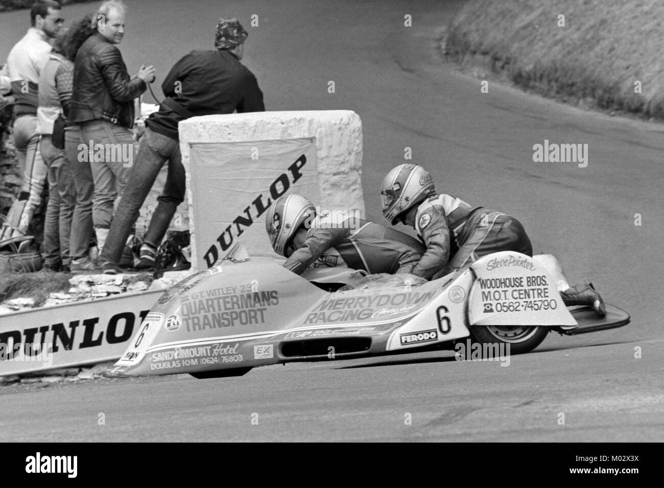 Kenny Howles/Steve Pointer on a Yamahain the Sidecar race B,TT June ...