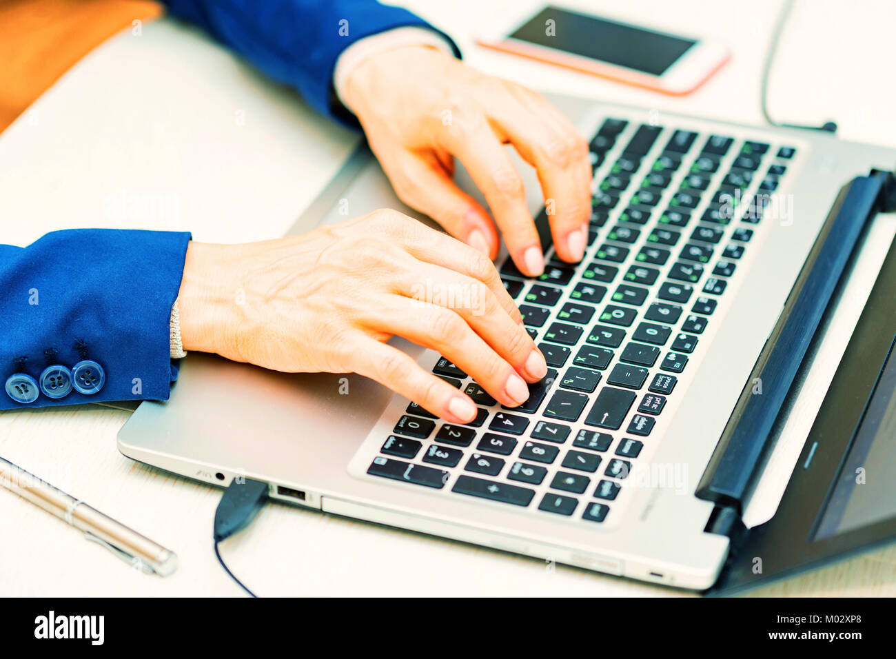 Female hands modern laptop hi-res stock photography and images - Alamy