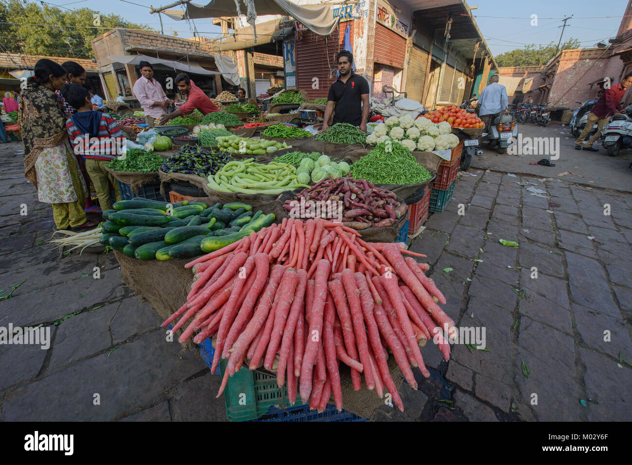 Vegetable vendors hi-res stock photography and images - Alamy