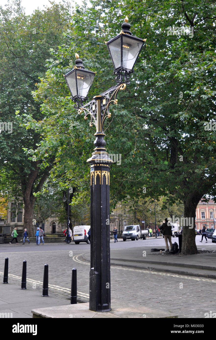 Lamp post outside west front of york minster Stock Photo - Alamy