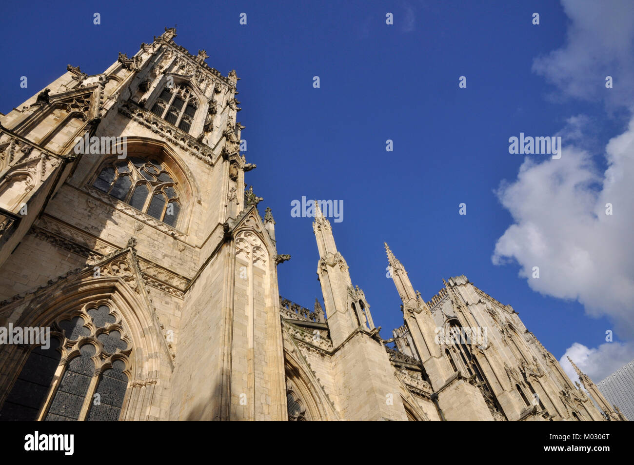 Minster exterior hi-res stock photography and images - Alamy