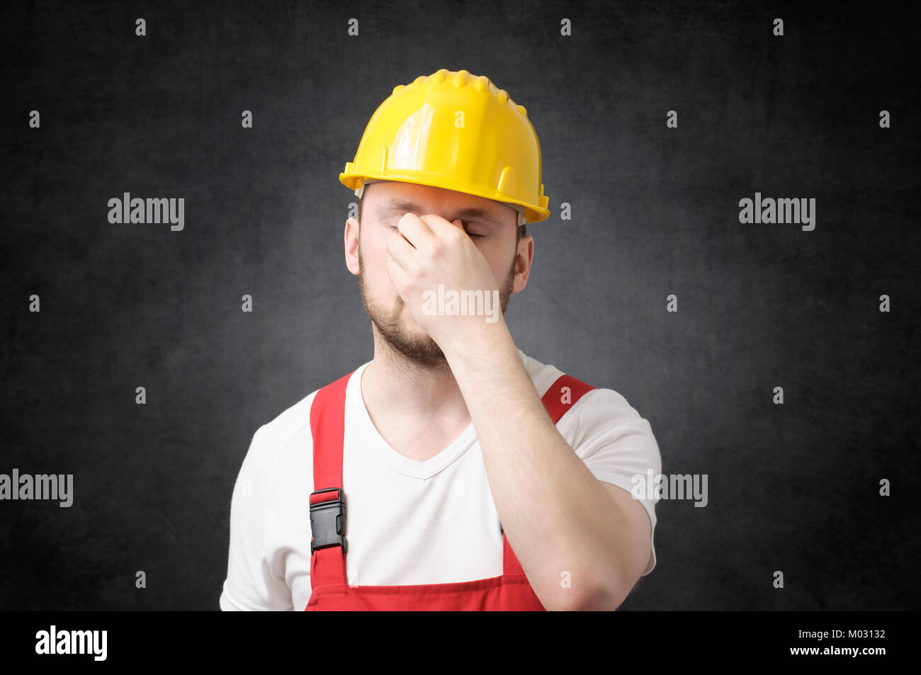 Exhausted construction worker hi-res stock photography and images - Alamy