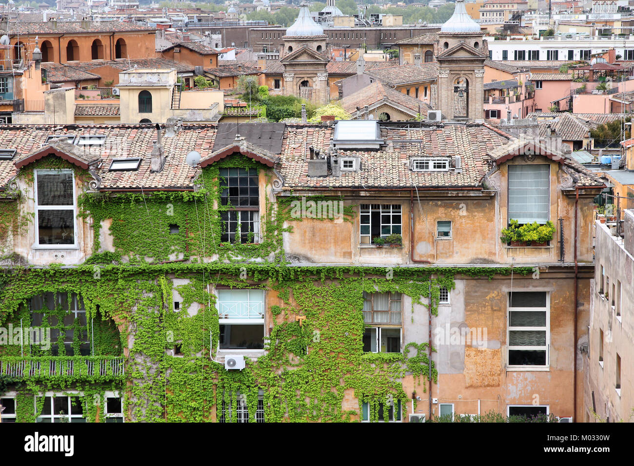Old italian architecture hi-res stock photography and images - Alamy