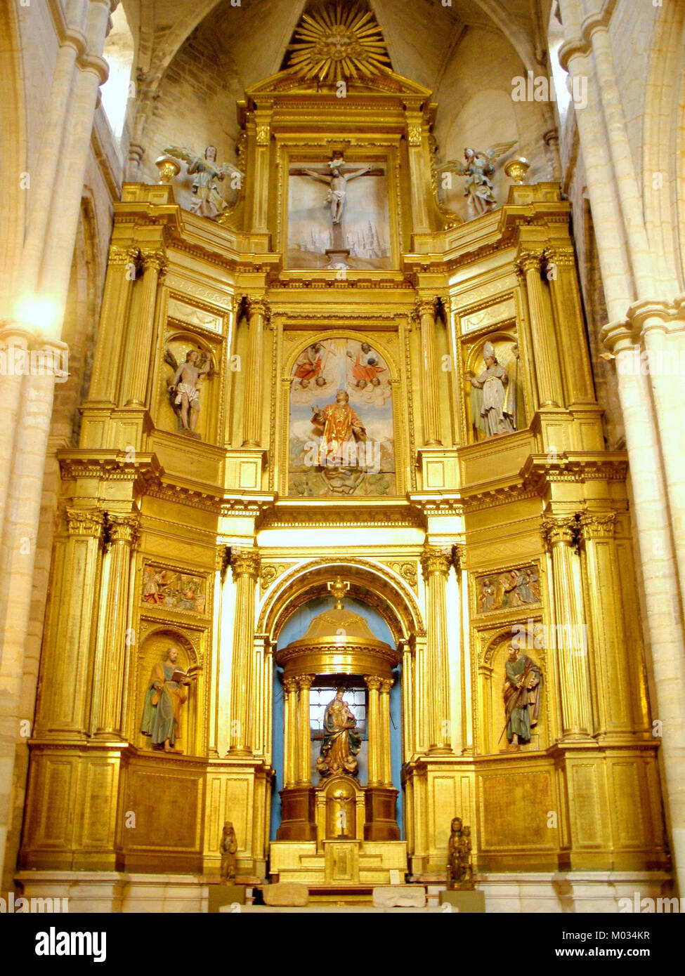 This image shows the altarpiece (retablo mayor) of the San Esteban ...