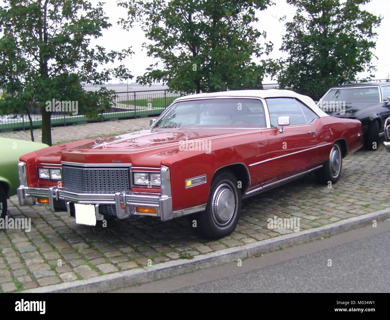 Cadillac eldorado 1950s hi-res stock photography and images - Alamy