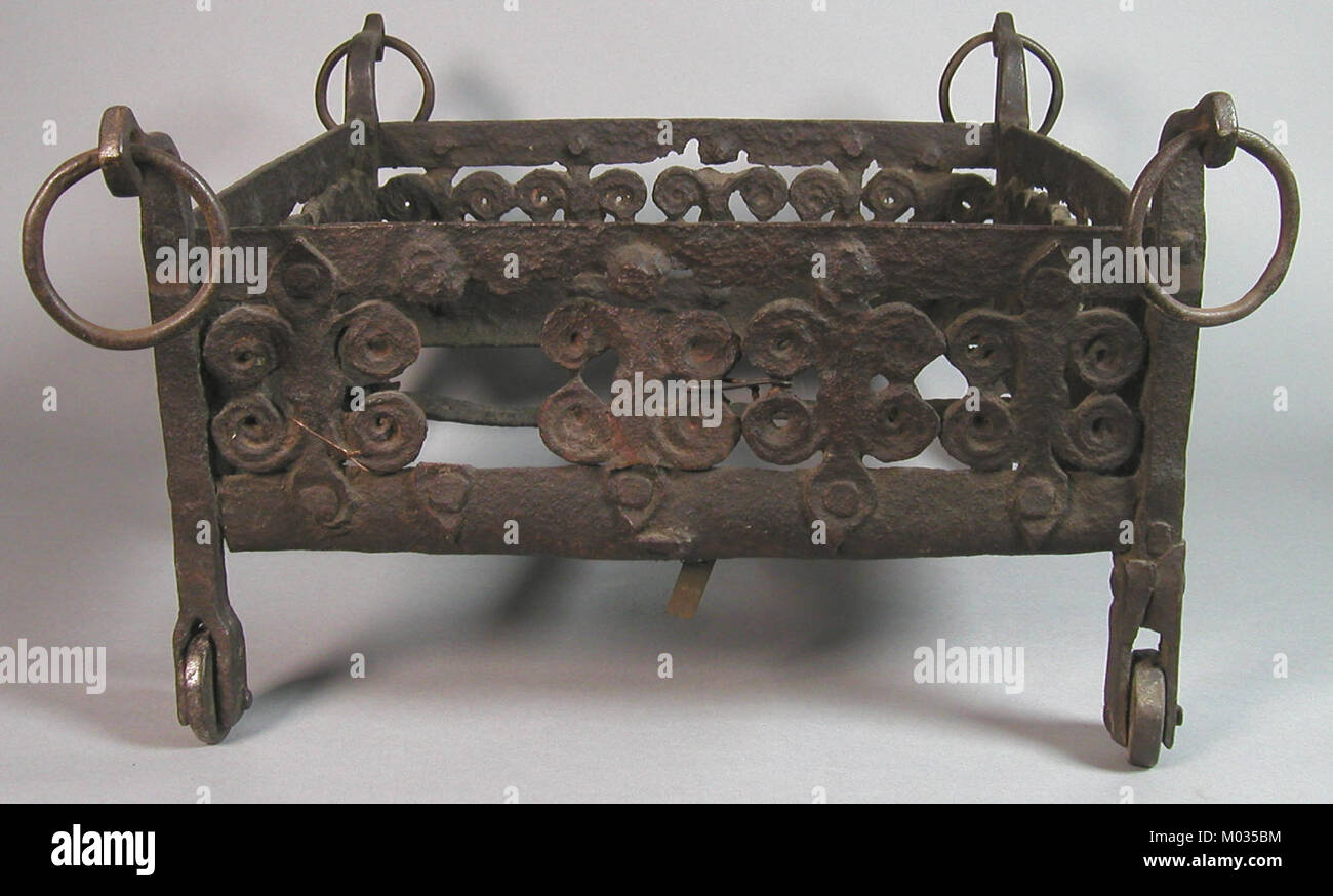 The brazier MET sf47-101-78s3 is an artifact from the Metropolitan ...