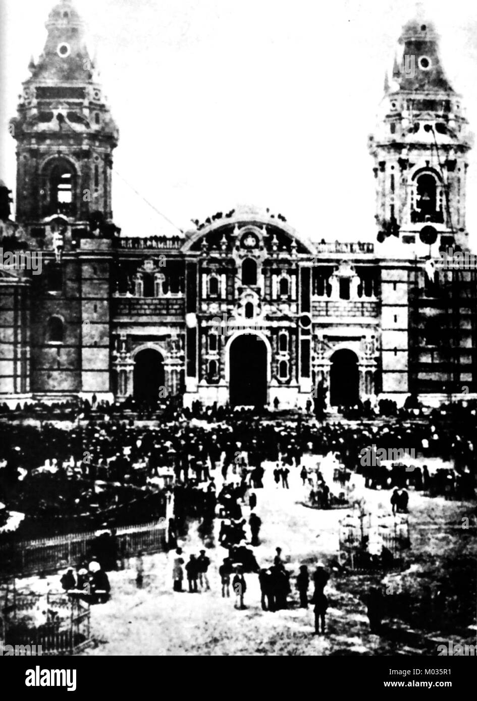 Cadaveres de los Gutierrez - Lima 1872 Stock Photo - Alamy
