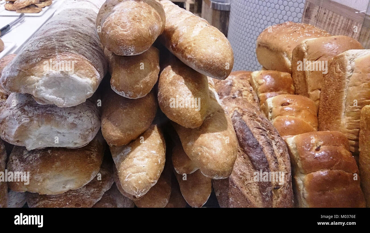 Flour and baked goods manufacturing hi-res stock photography and images ...