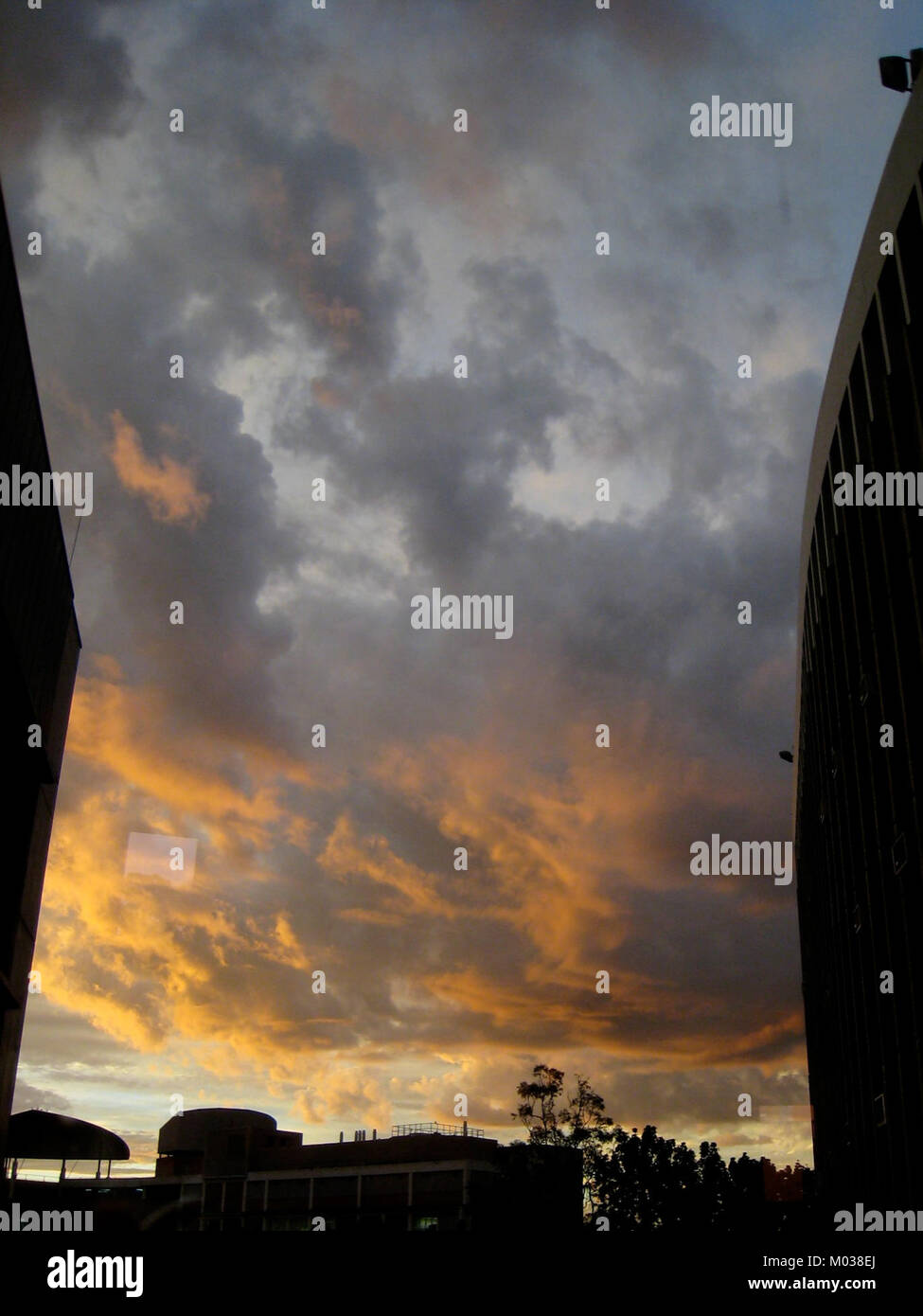 Beautiful sunset in brisbane city hi-res stock photography and images ...