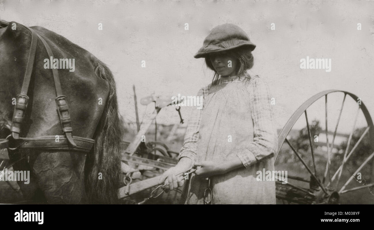 Lucy saunders hi-res stock photography and images - Alamy