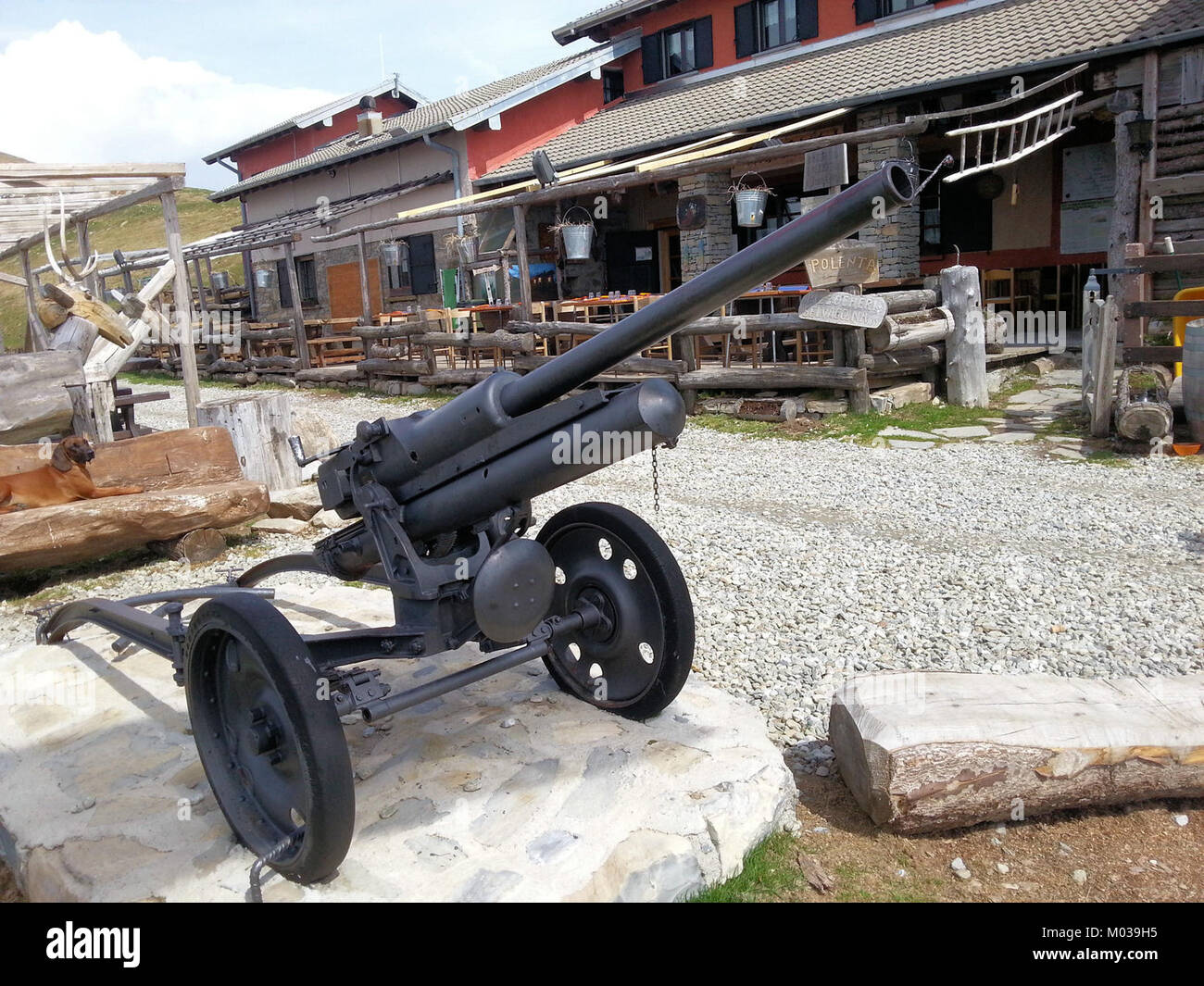 This image depicts the cannon located near Rifugio Venini in Lenno ...