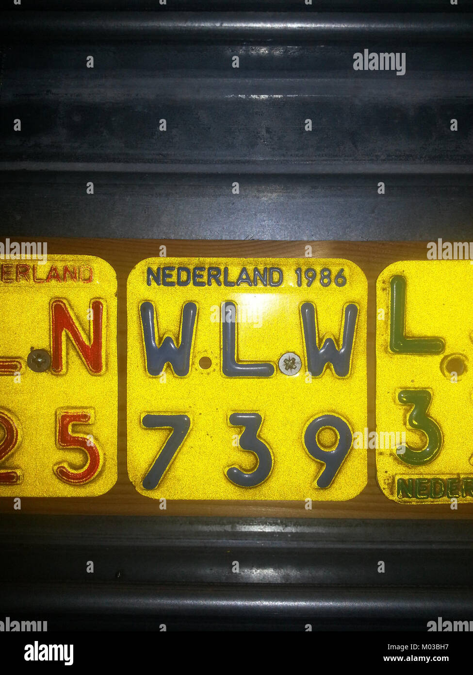Bromfietsplaatje 1986 is a vintage Dutch moped license plate from 1986 ...