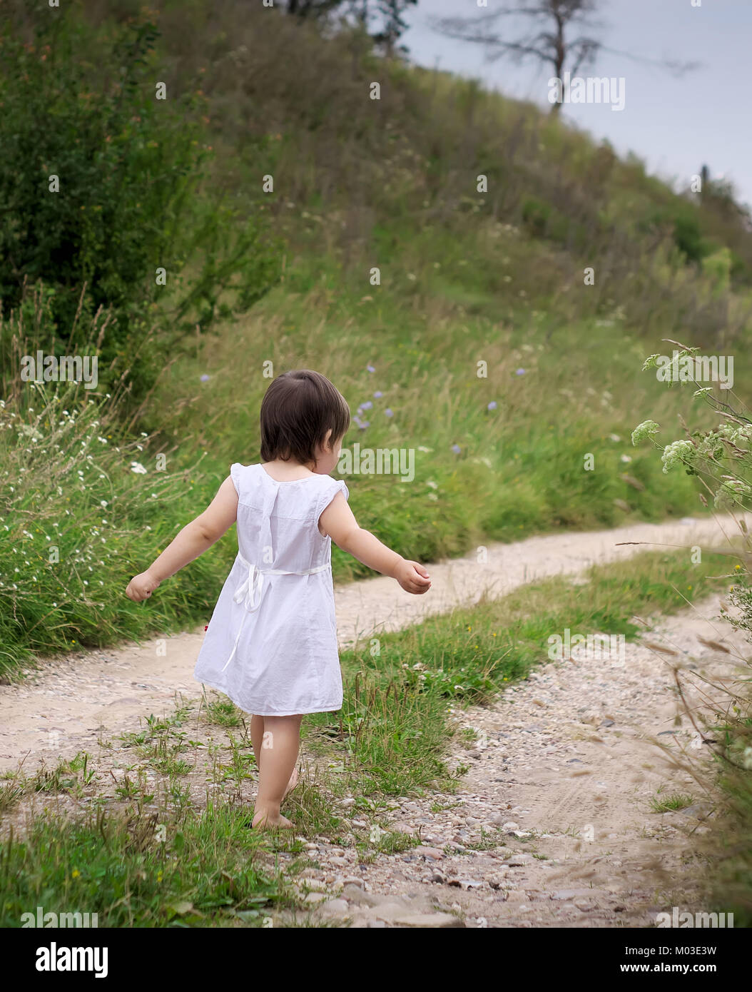 Child barefoot on sand hi-res stock photography and images - Alamy Child barefoot on sand hi-res stock photography and images - Alamy
