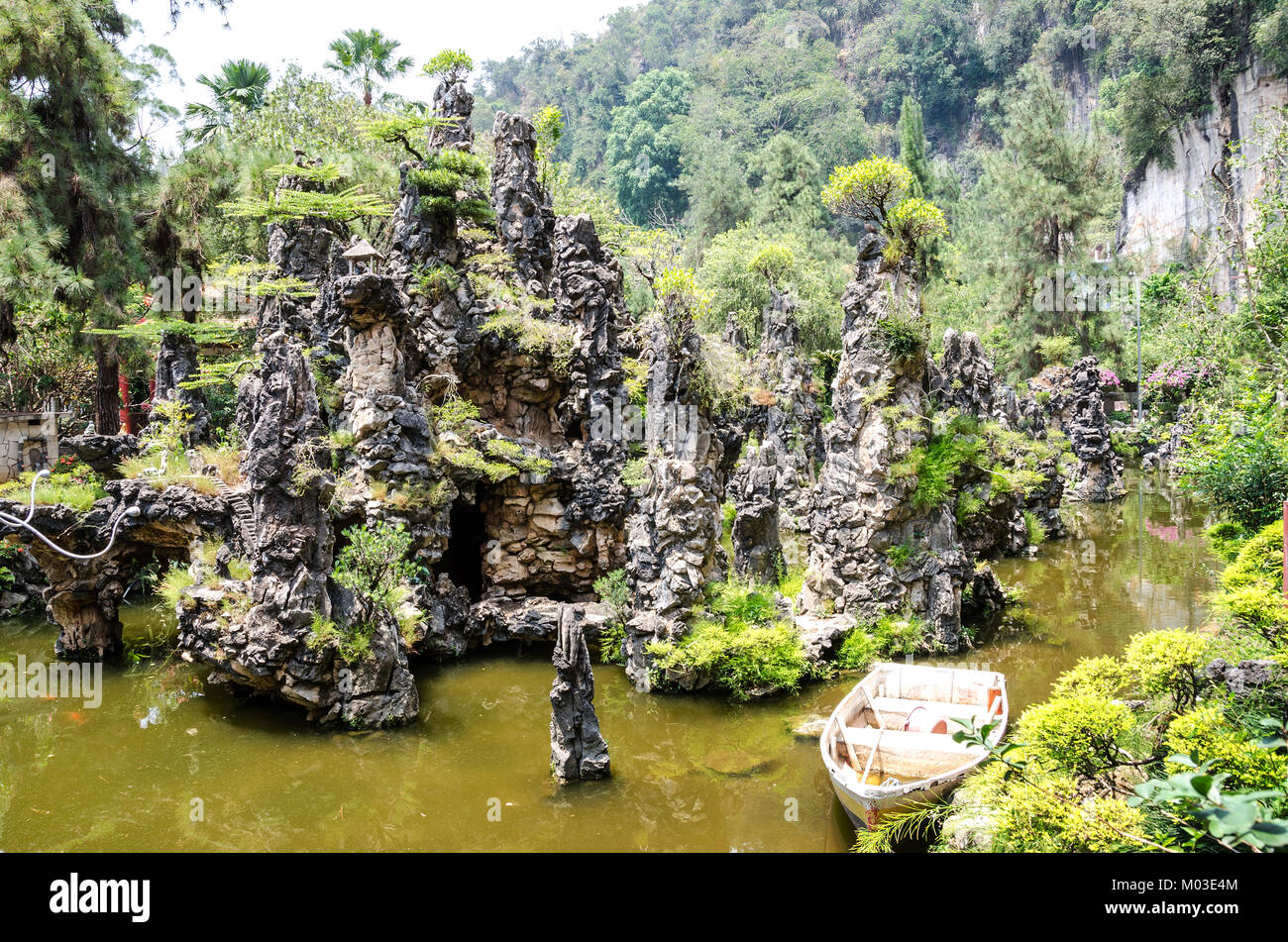 Sam Poh Tong, Ipoh - Sam Poh Tong is a famous cave temple located in ...