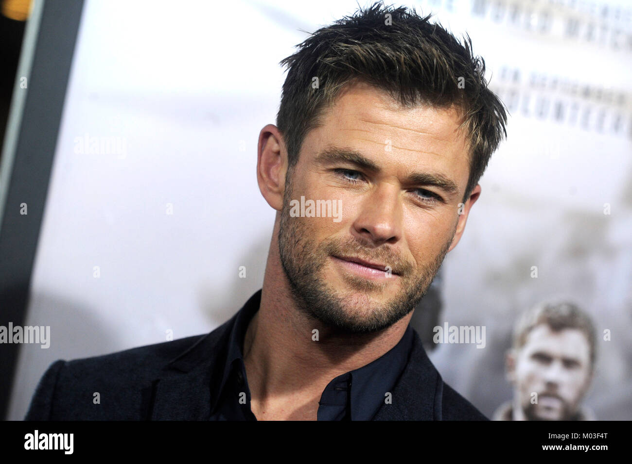 12 strong chris hemsworth hi-res stock photography and images - Alamy