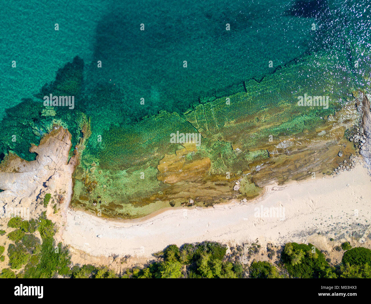 Overhead shot beach sea hi-res stock photography and images - Alamy