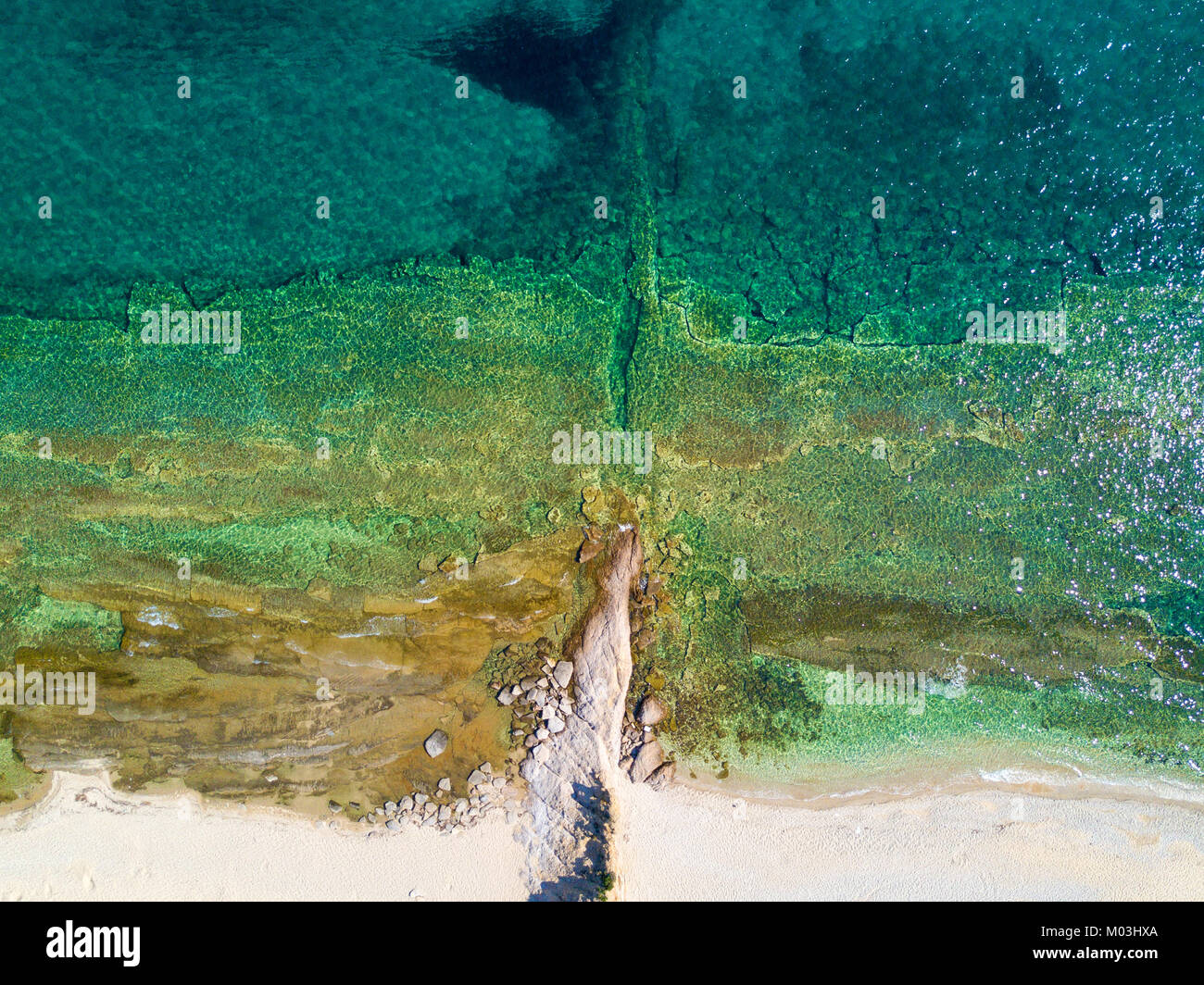 Overhead shot beach sea hi-res stock photography and images - Alamy