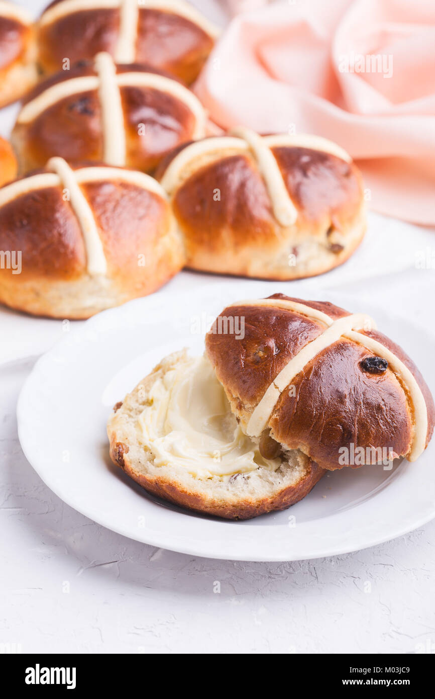 Hot cross buns hi-res stock photography and images - Alamy
