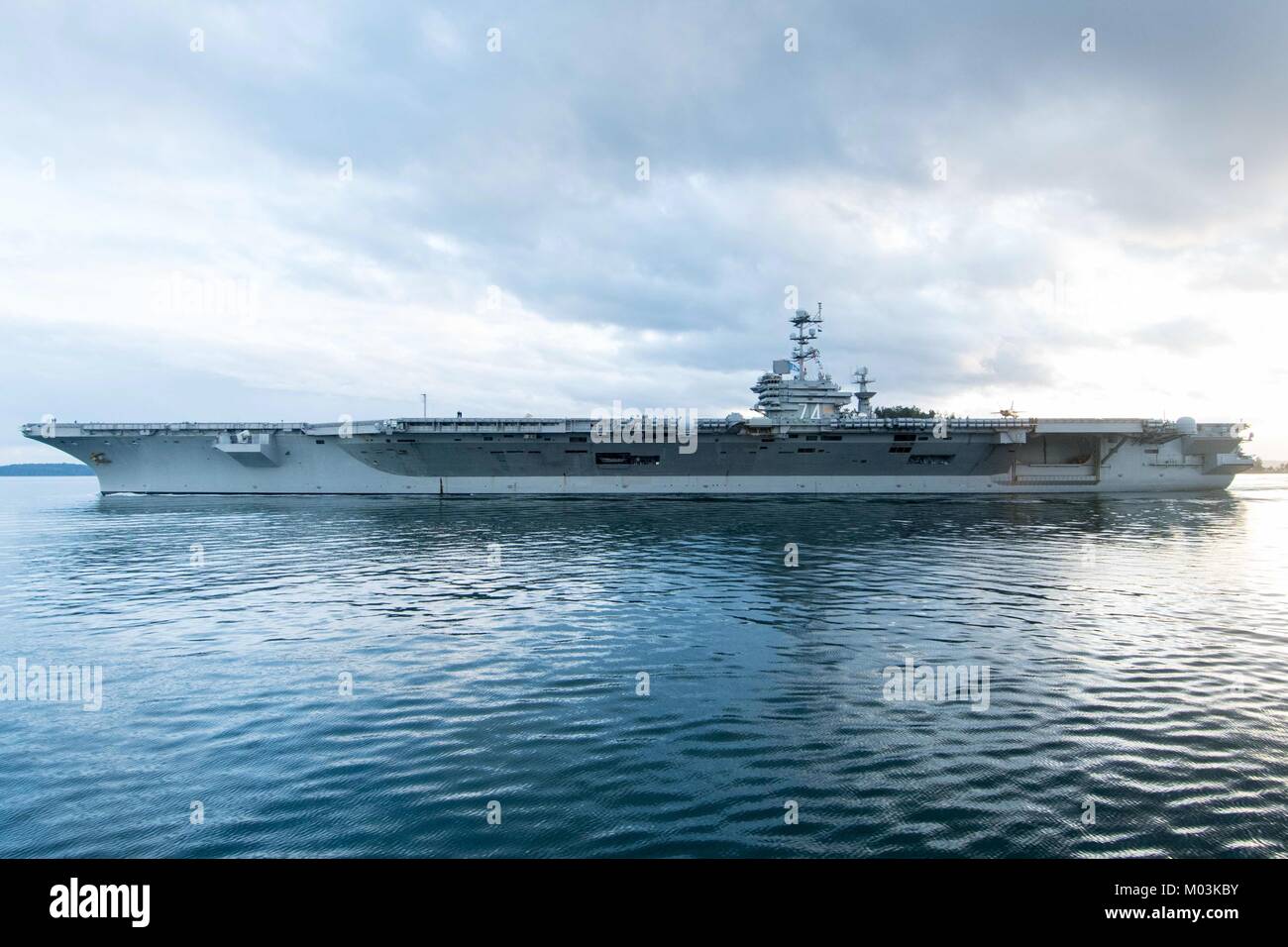 Uss john c stennis cvn 74 hi-res stock photography and images - Alamy
