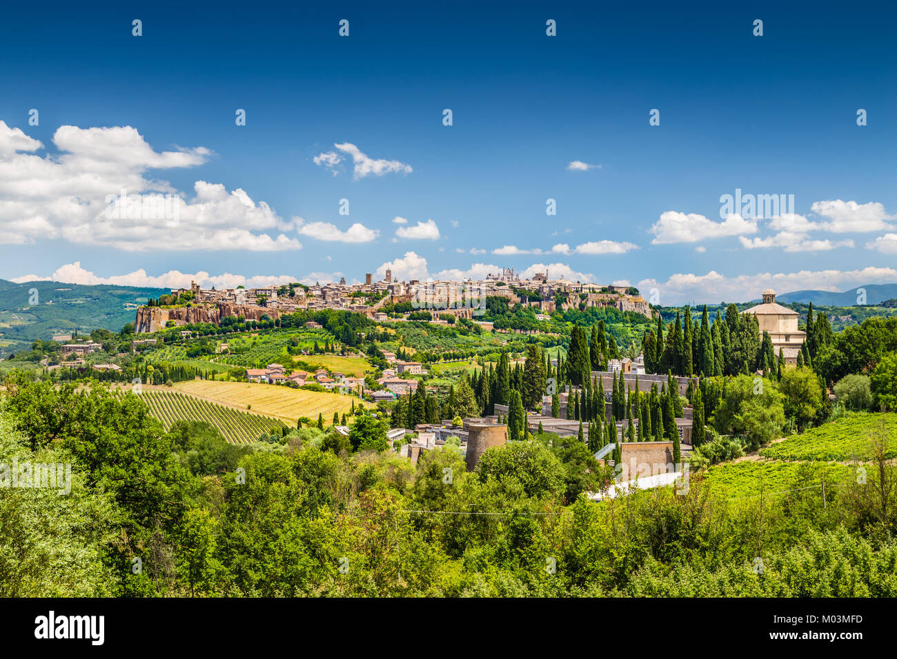 Umbria landscape village hill hi-res stock photography and images - Alamy