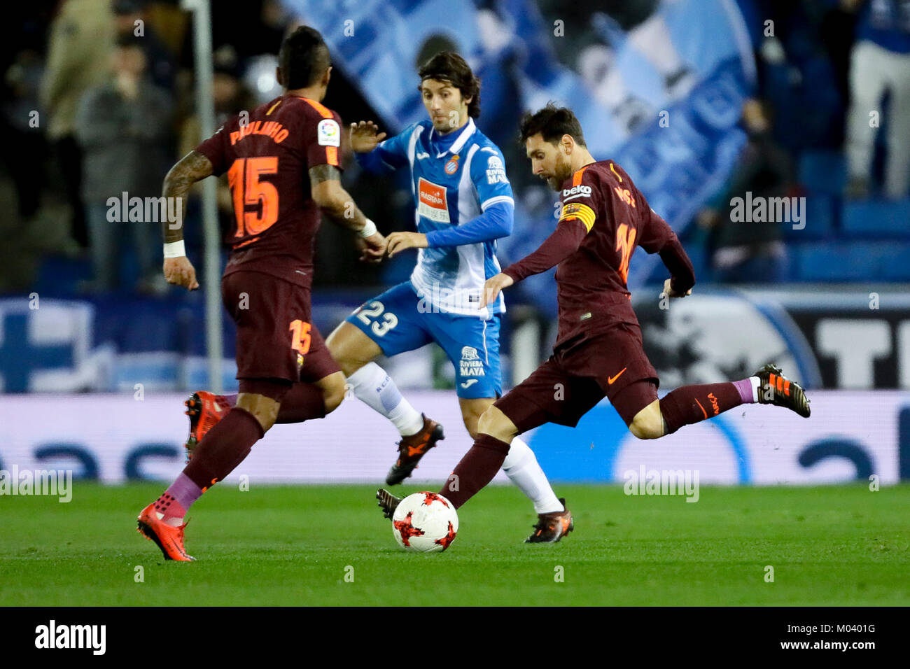 Lionel messi fc barcelona kick hi-res stock photography and images - Alamy