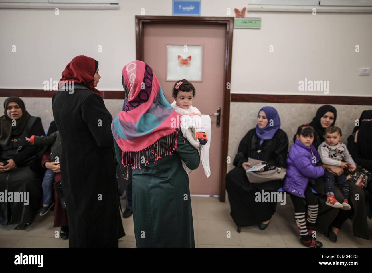 Lebanon palestinian doctor hi-res stock photography and images - Alamy