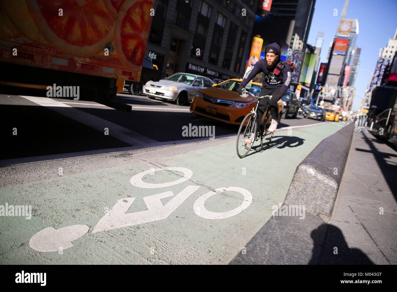 Bike lanes manhattan hi-res stock photography and images - Alamy