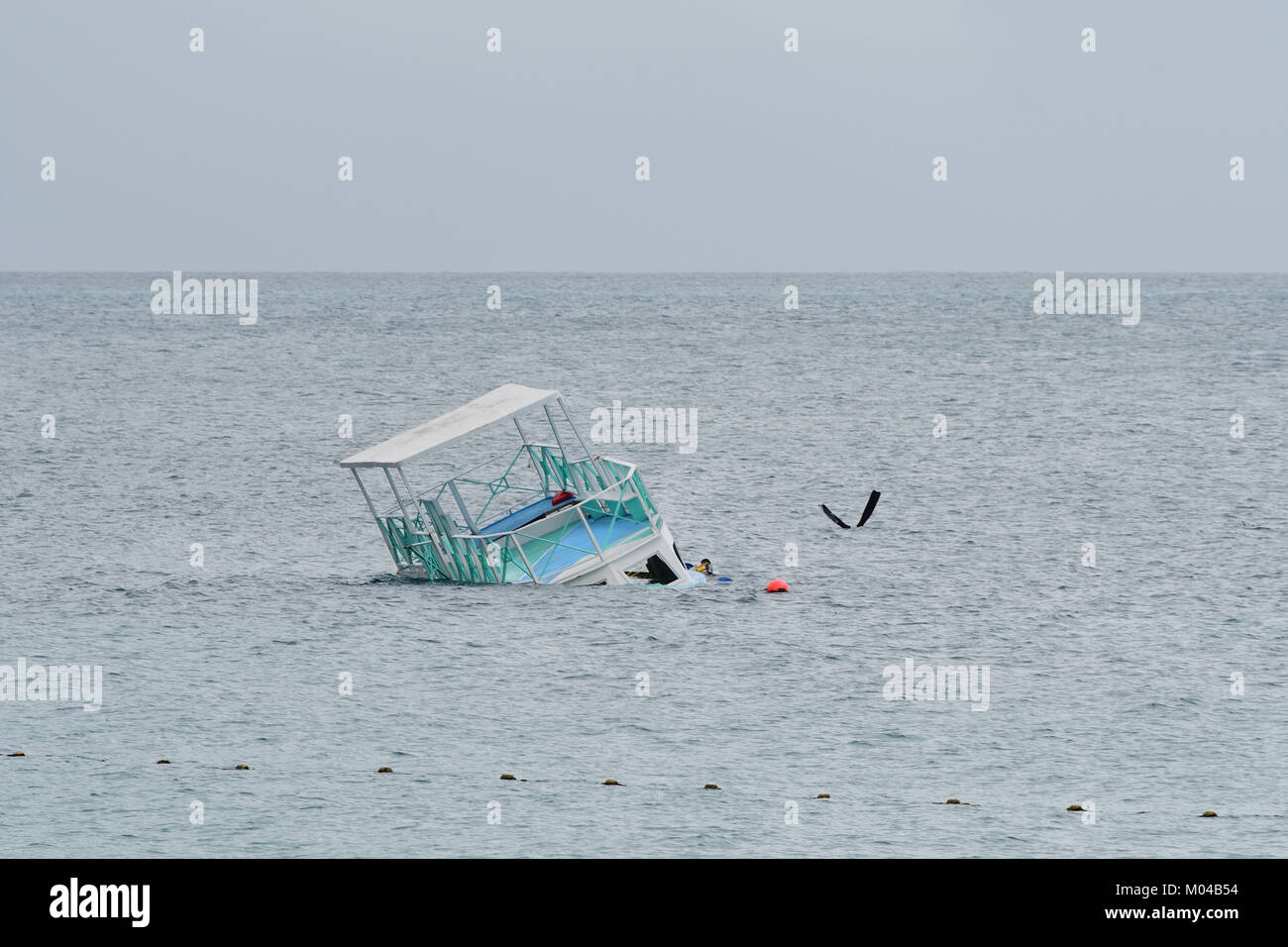 Boat Sinking Stock Photos & Boat Sinking Stock Images - Alamy