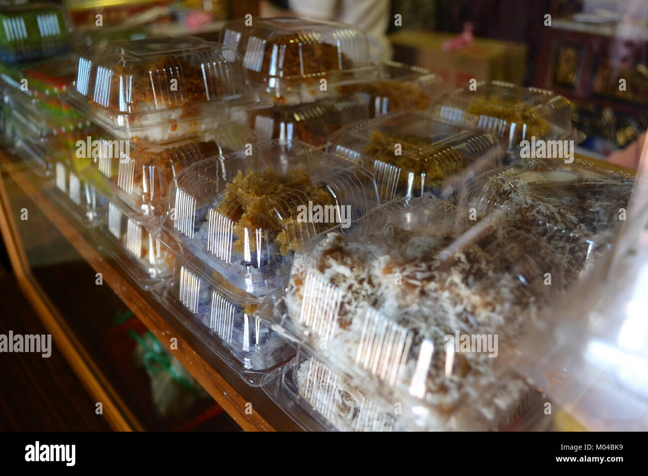 Nonya peranakan kueh cake Stock Photo - Alamy