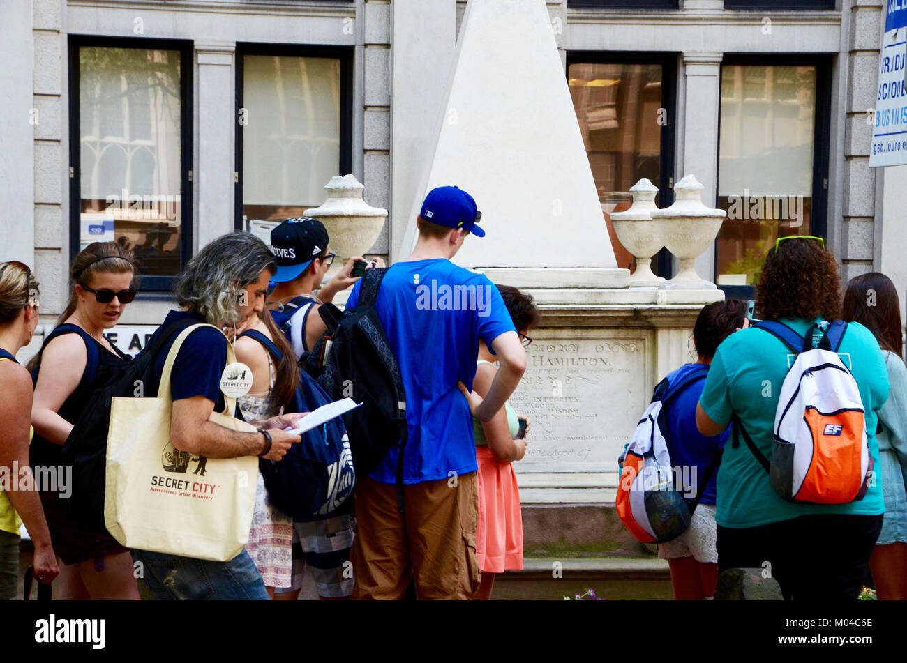 alexander hamilton's grave trinity church manhattan new york now on the ...
