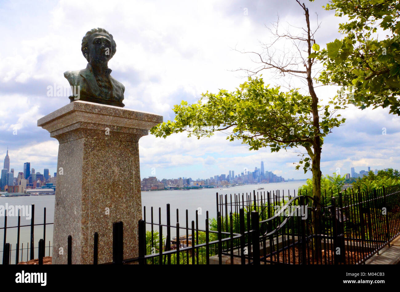Alexander hamilton duel statue hi-res stock photography and images - Alamy