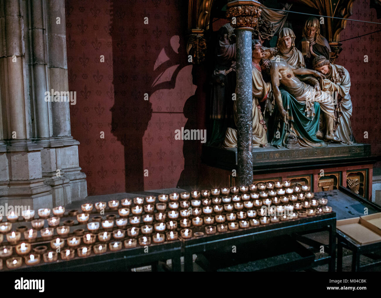 13th station of the cross hi-res stock photography and images - Alamy