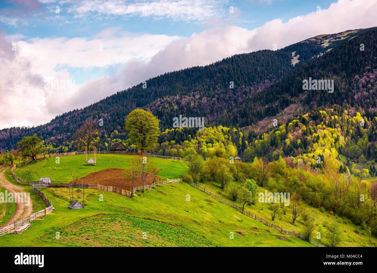 Hill slope scenery hi-res stock photography and images - Alamy