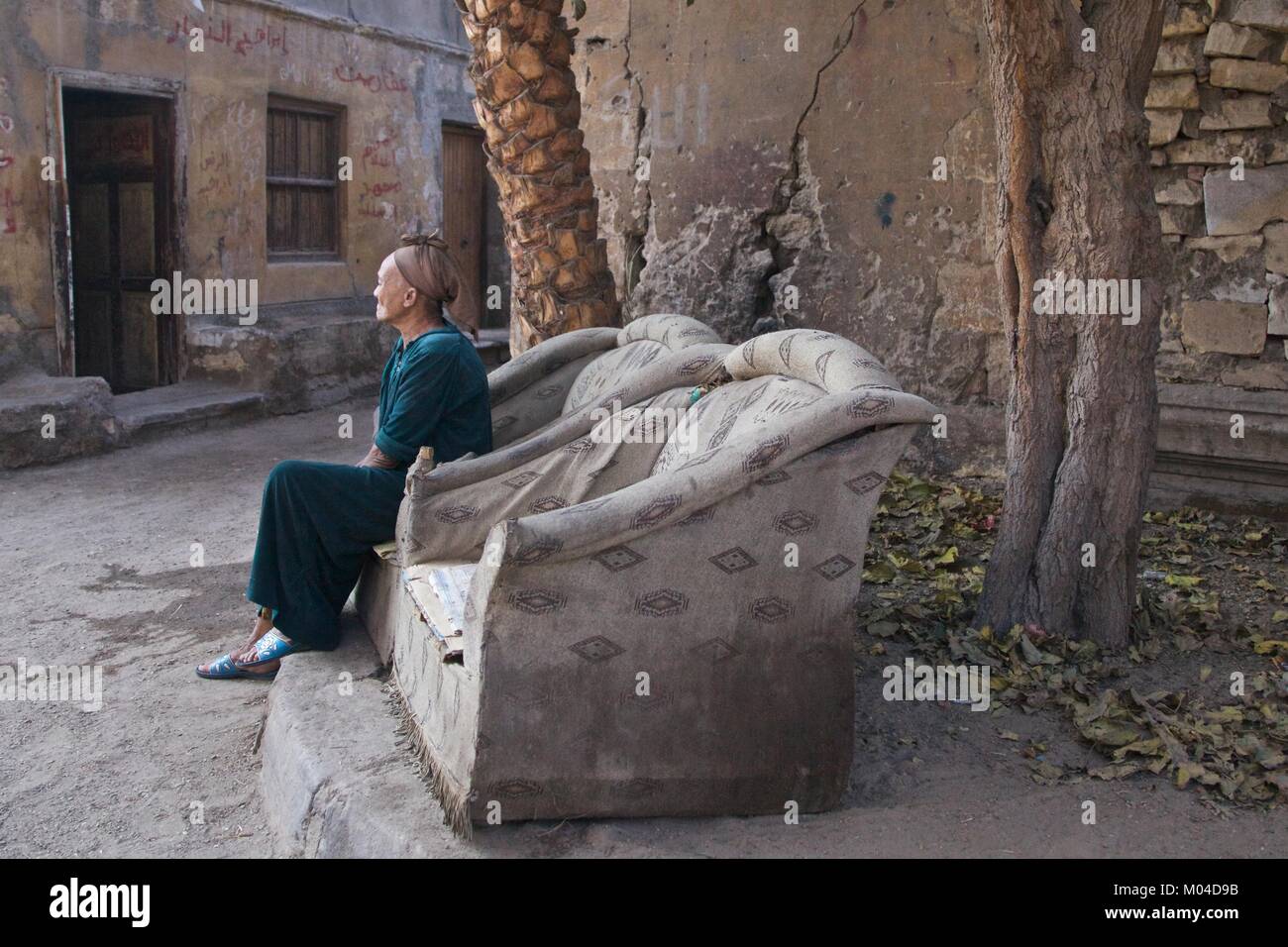 Dead old lady hi-res stock photography and images - Alamy