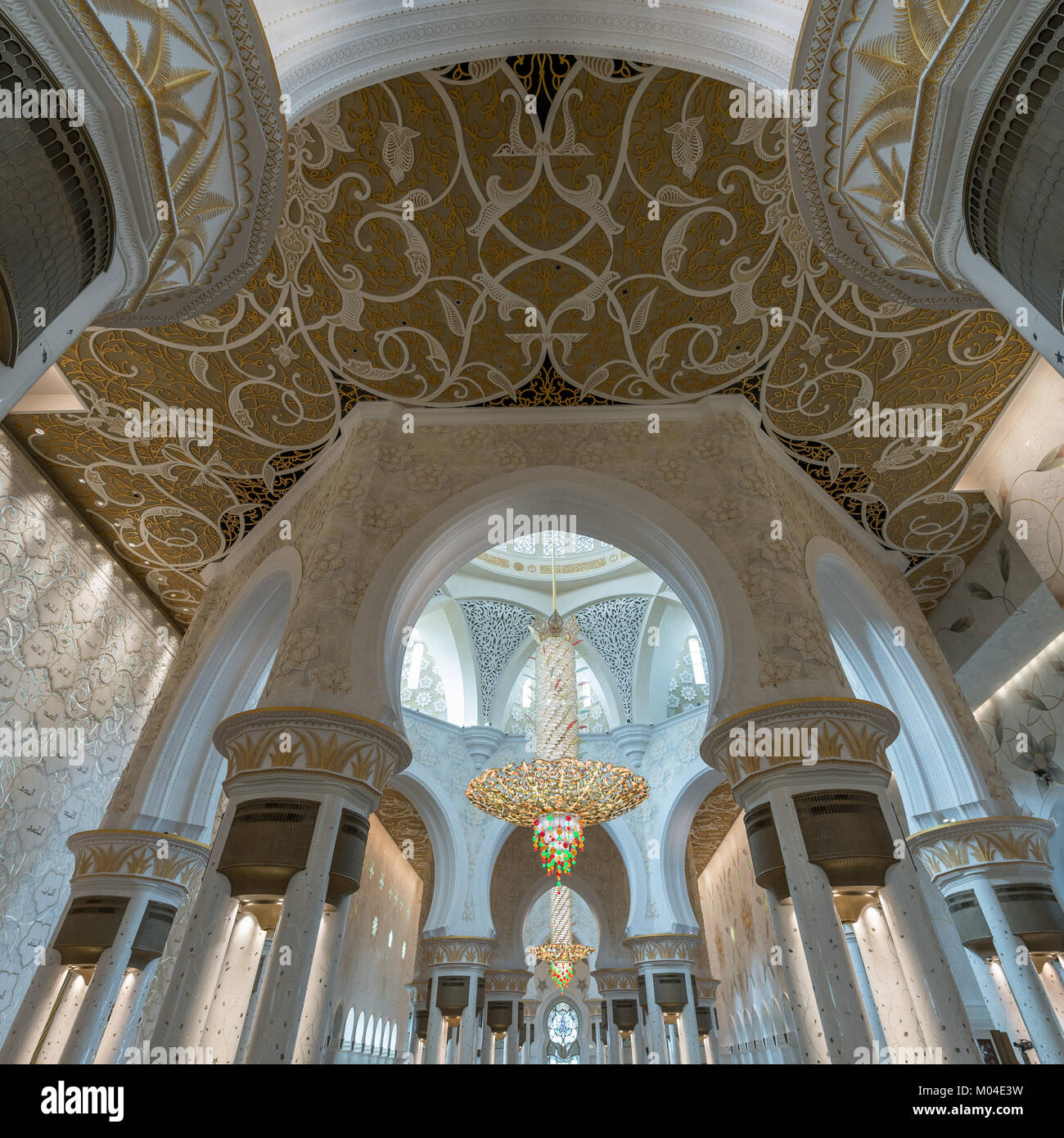 The architecture of the interior of the Sheikh Zayed Grand Mosque in ...