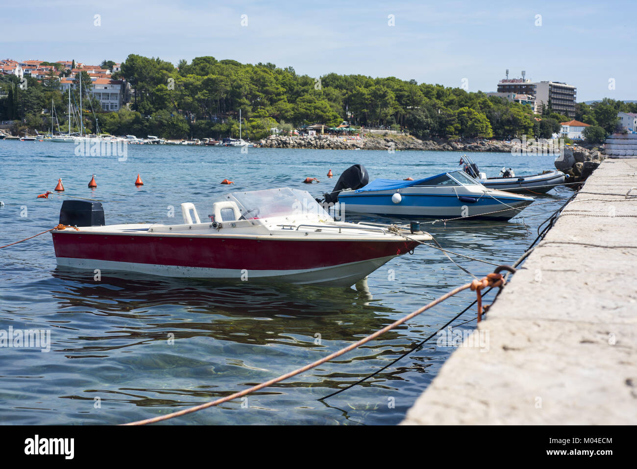 Boats dock ganges river hi-res stock photography and images - Alamy
