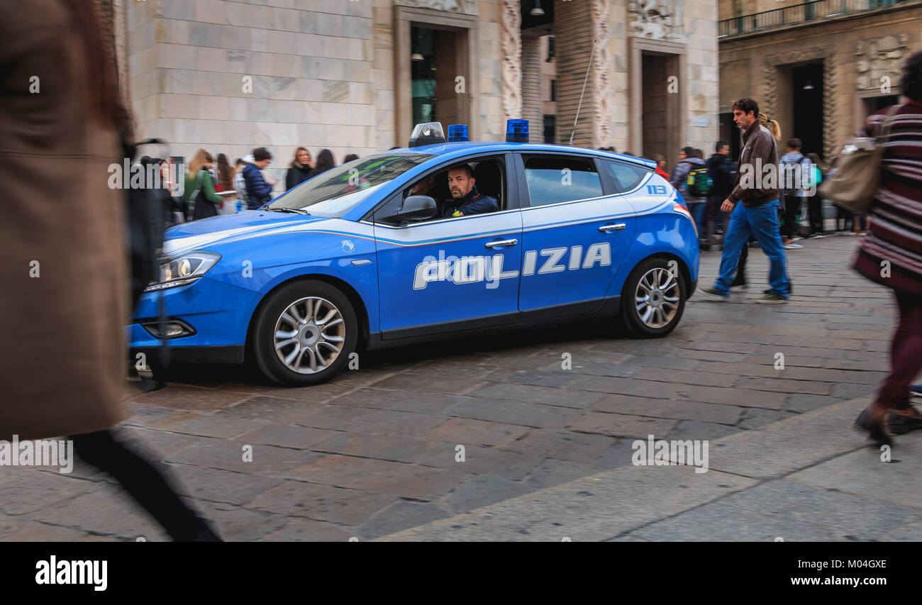 Italian police car florence italy hi-res stock photography and images ...