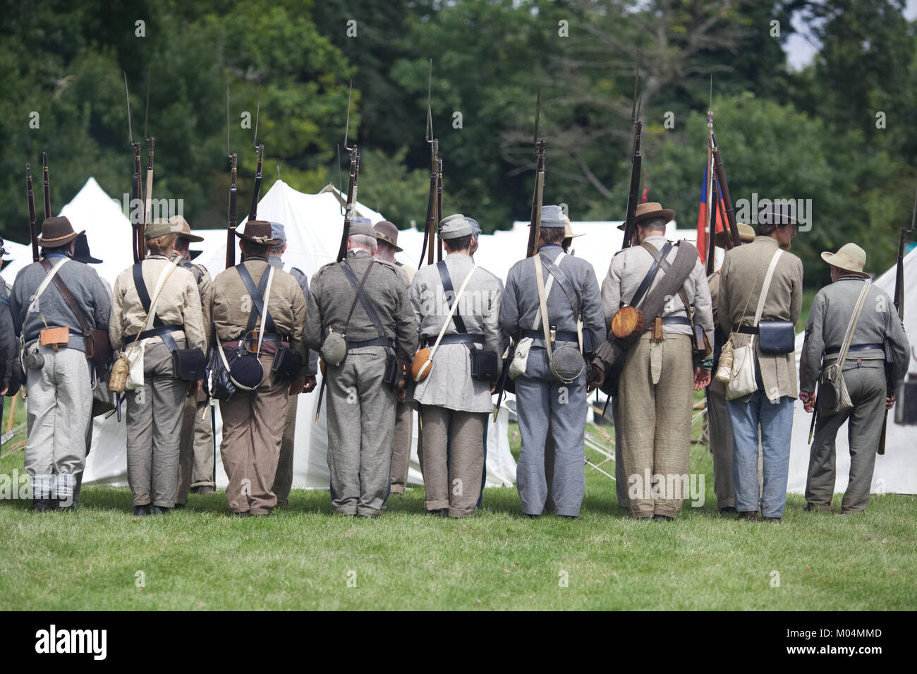Confederate army uniforms hi-res stock photography and images - Alamy