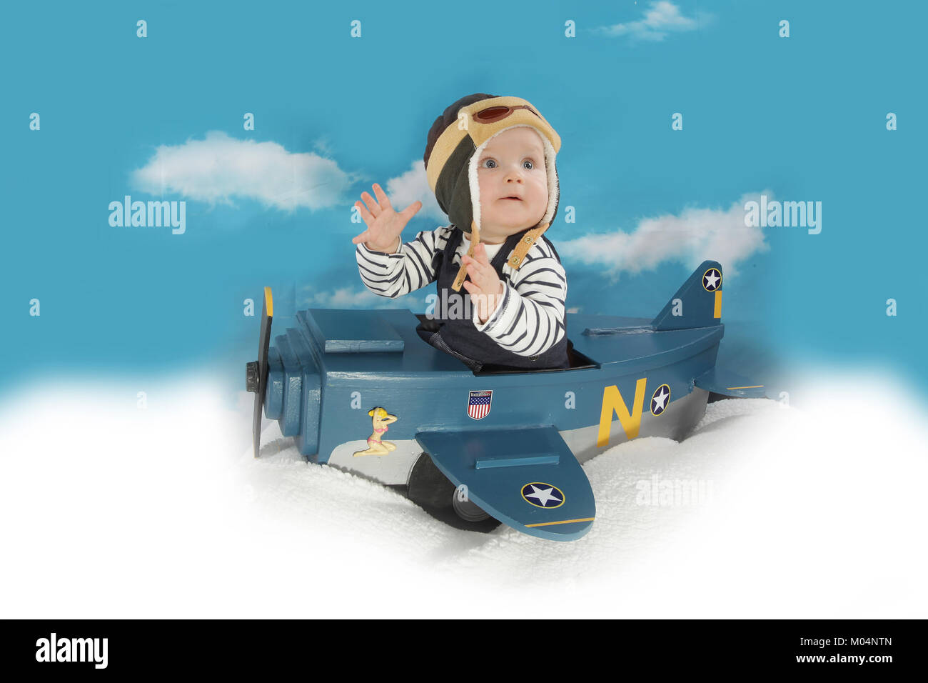 Fighter pilot helmet hi-res stock photography and images - Alamy