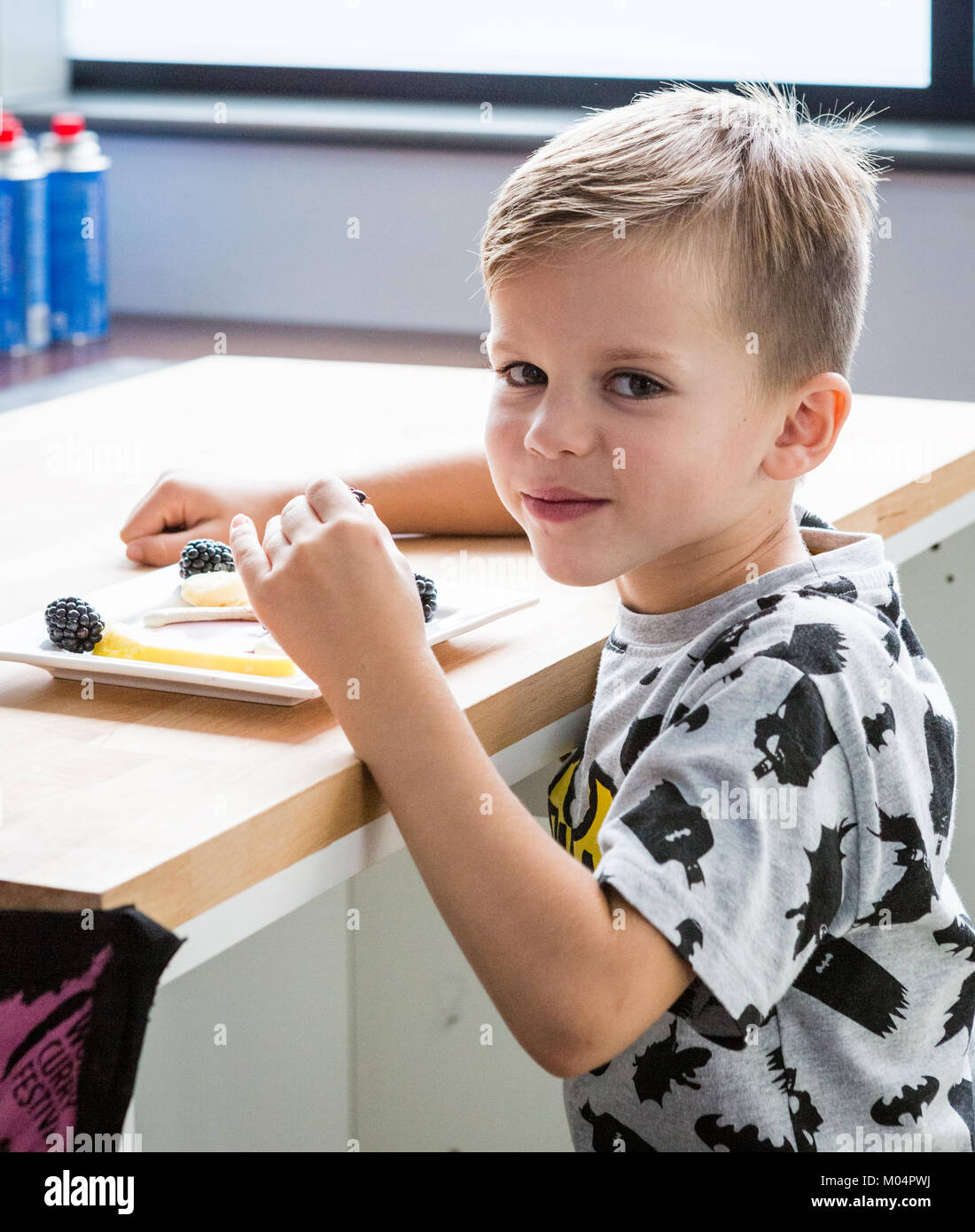 Kid curry hi-res stock photography and images - Alamy