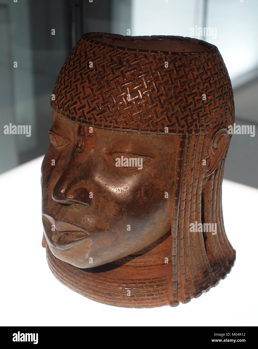 The bust of an Oba king from Nigeria's Benin Kingdom, crafted in brass ...