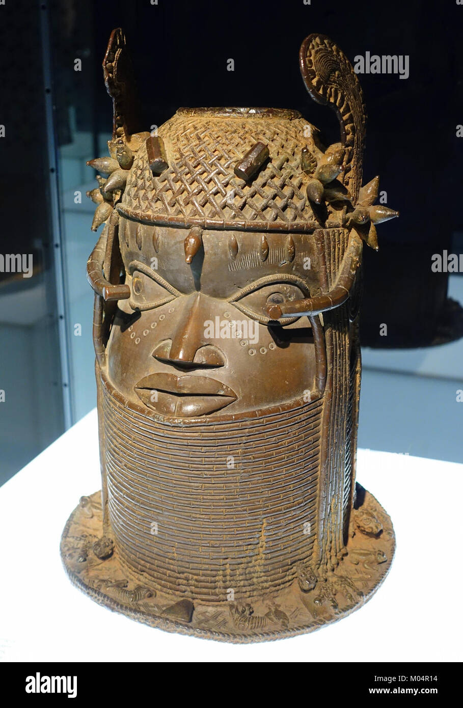 This 19th-century brass bust represents an Oba (king) from the Benin ...
