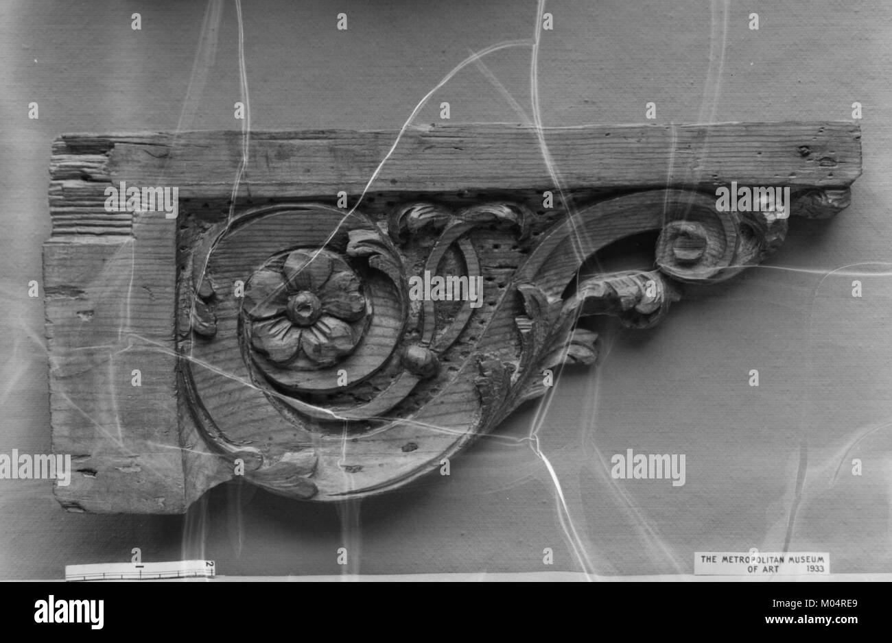 An image of a bracket labeled MET 9096, possibly related to a ...