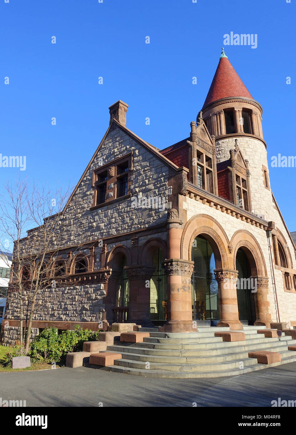 The Cambridge Main Public Library, located in Cambridge, Massachusetts ...