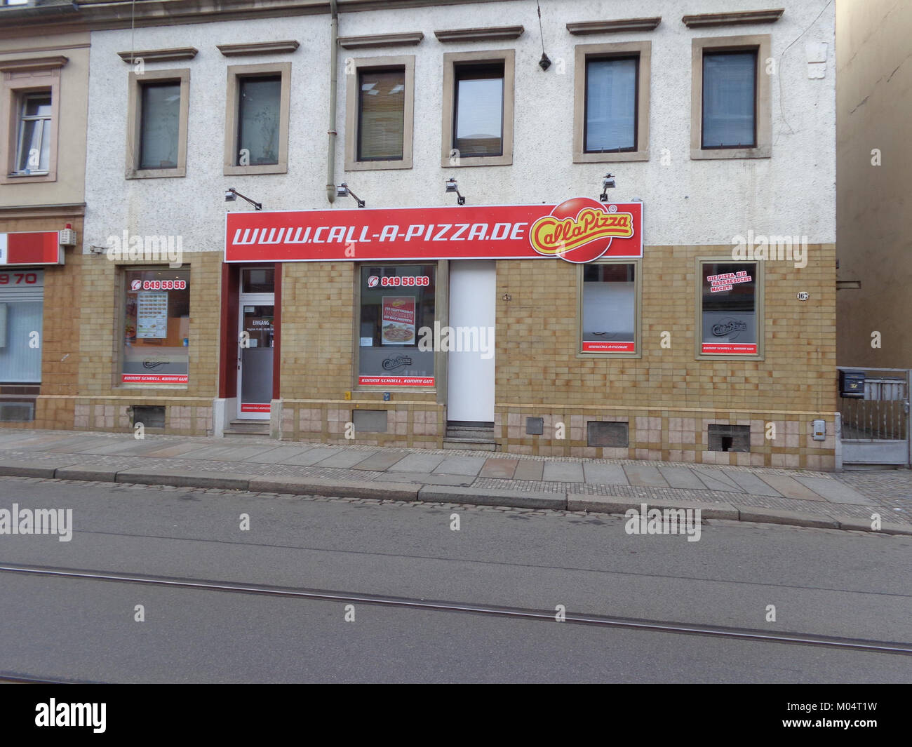 Call a pizza hi-res stock photography and images - Alamy